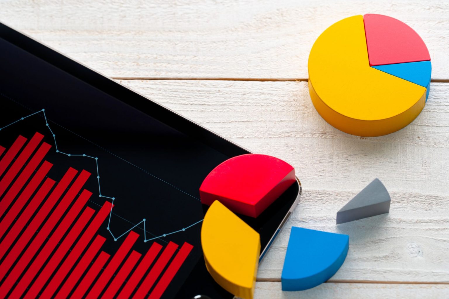 投資の割合はどのくらいが適切？割合を決めるポイントやおすすめの投資方法も紹介！|COZUCHI