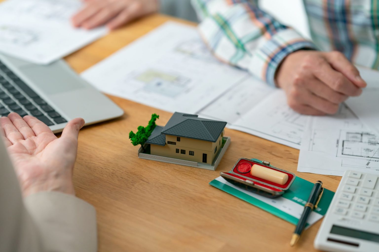 投資の割合はどのくらいが適切？割合を決めるポイントやおすすめの投資方法も紹介！|COZUCHI